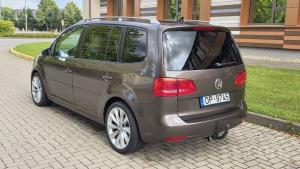 Brūns Volkswagen Touran 2010 Rīga, ar dzinēja tilpumu 1.60 L un nobraukumu 214 tūkst. km par 6660 €, foto 12 vietnē AUTOMOTO.COM.LV