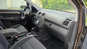Brūns Volkswagen Touran 2010 Rīga, ar dzinēja tilpumu 1.60 L un nobraukumu 214 tūkst. km par 6660 €, foto 14 vietnē AUTOMOTO.COM.LV