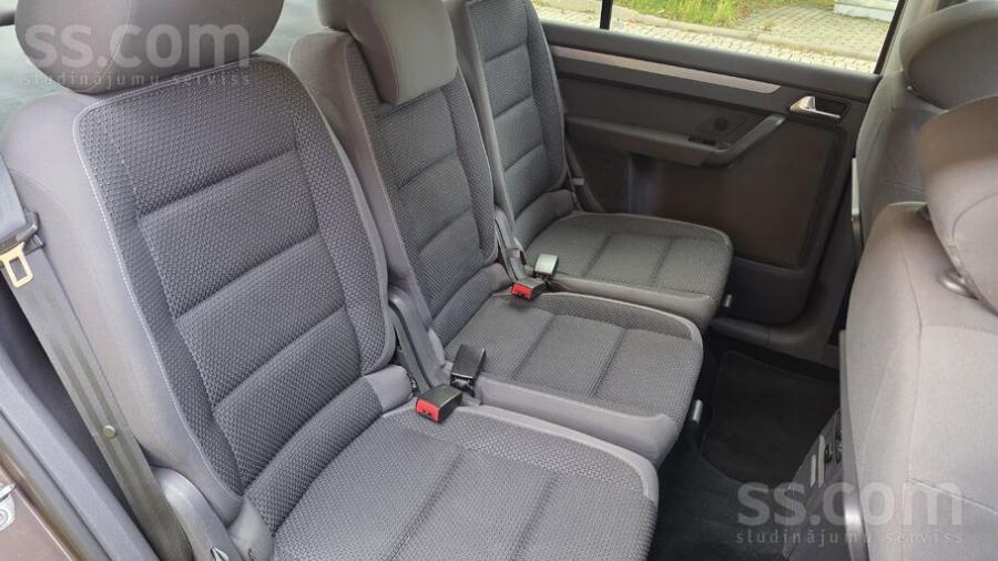 Brūns Volkswagen Touran 2010 Rīga, ar dzinēja tilpumu 1.60 L un nobraukumu 214 tūkst. km par 6660 €, foto 16 vietnē AUTOMOTO.COM.LV