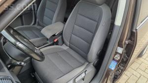 Brūns Volkswagen Touran 2010 Rīga, ar dzinēja tilpumu 1.60 L un nobraukumu 214 tūkst. km par 6660 €, foto 20 vietnē AUTOMOTO.COM.LV