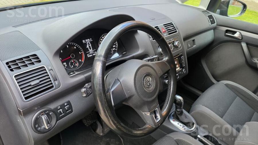 Brūns Volkswagen Touran 2010 Rīga, ar dzinēja tilpumu 1.60 L un nobraukumu 214 tūkst. km par 6660 €, foto 21 vietnē AUTOMOTO.COM.LV