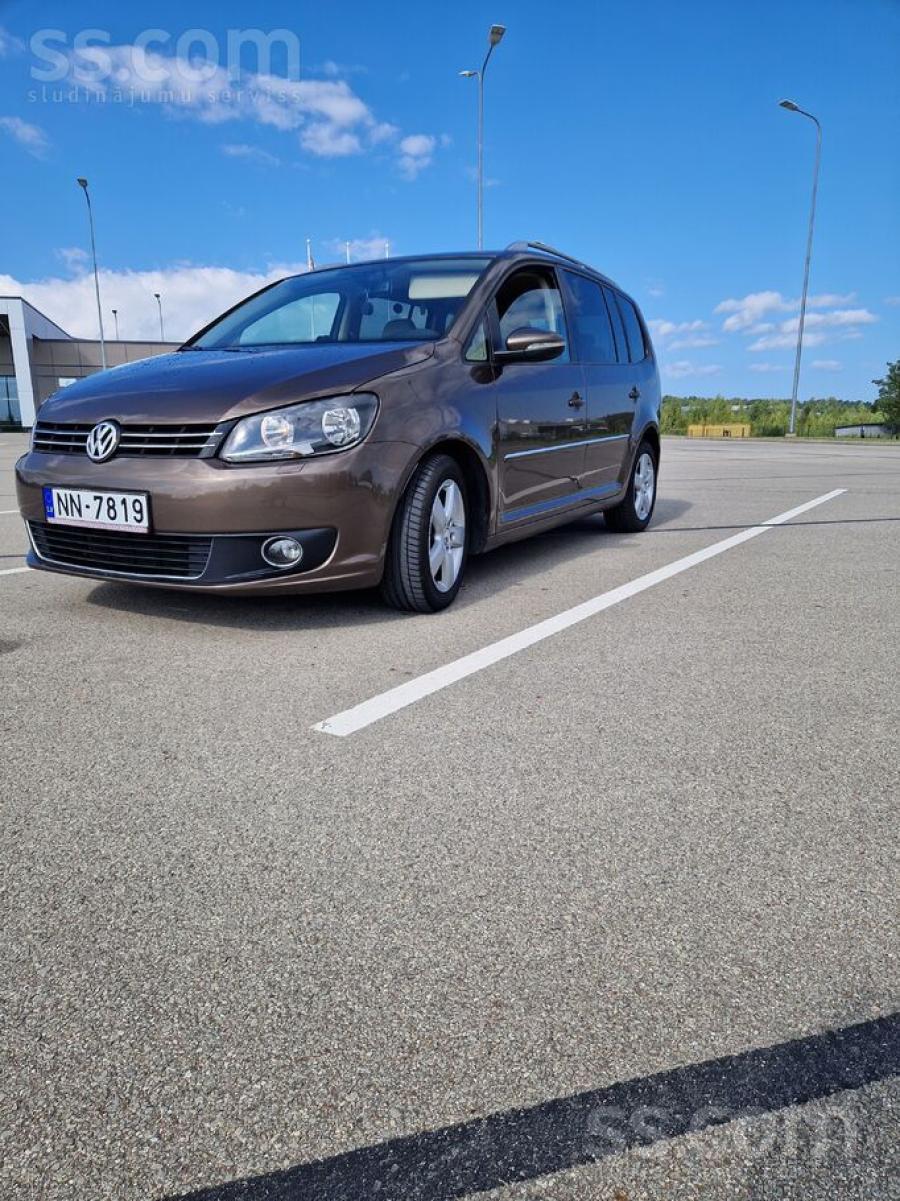 Brūns Volkswagen Touran 2010 Rīga, ar dzinēja tilpumu 2.00 L un nobraukumu 418 tūkst. km par 4400 €, foto 1 vietnē AUTOMOTO.COM.LV