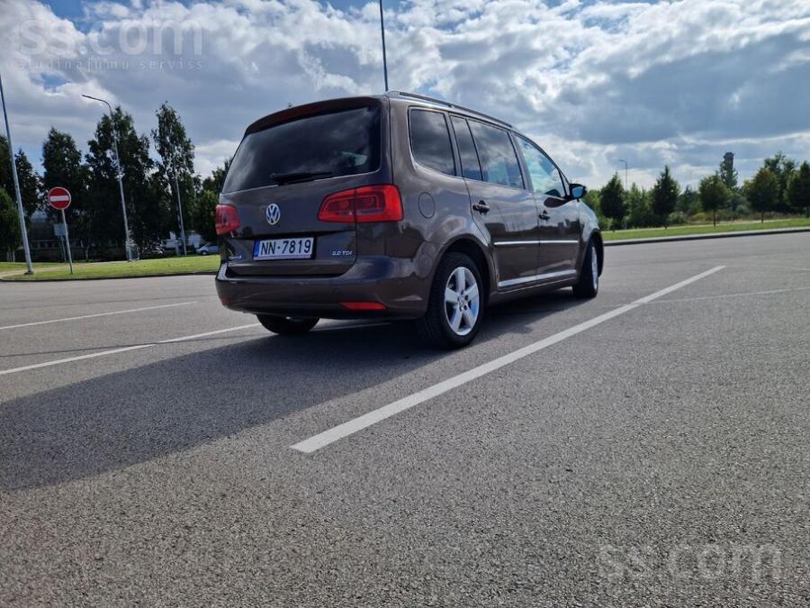 Brūns Volkswagen Touran 2010 Rīga, ar dzinēja tilpumu 2.00 L un nobraukumu 418 tūkst. km par 4400 €, foto 4 vietnē AUTOMOTO.COM.LV