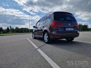 Brūns Volkswagen Touran 2010 Rīga, ar dzinēja tilpumu 2.00 L un nobraukumu 418 tūkst. km par 4400 €, foto 5 vietnē AUTOMOTO.COM.LV
