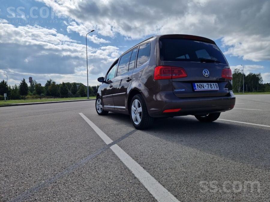 Brūns Volkswagen Touran 2010 Rīga, ar dzinēja tilpumu 2.00 L un nobraukumu 418 tūkst. km par 4400 €, foto 5 vietnē AUTOMOTO.COM.LV