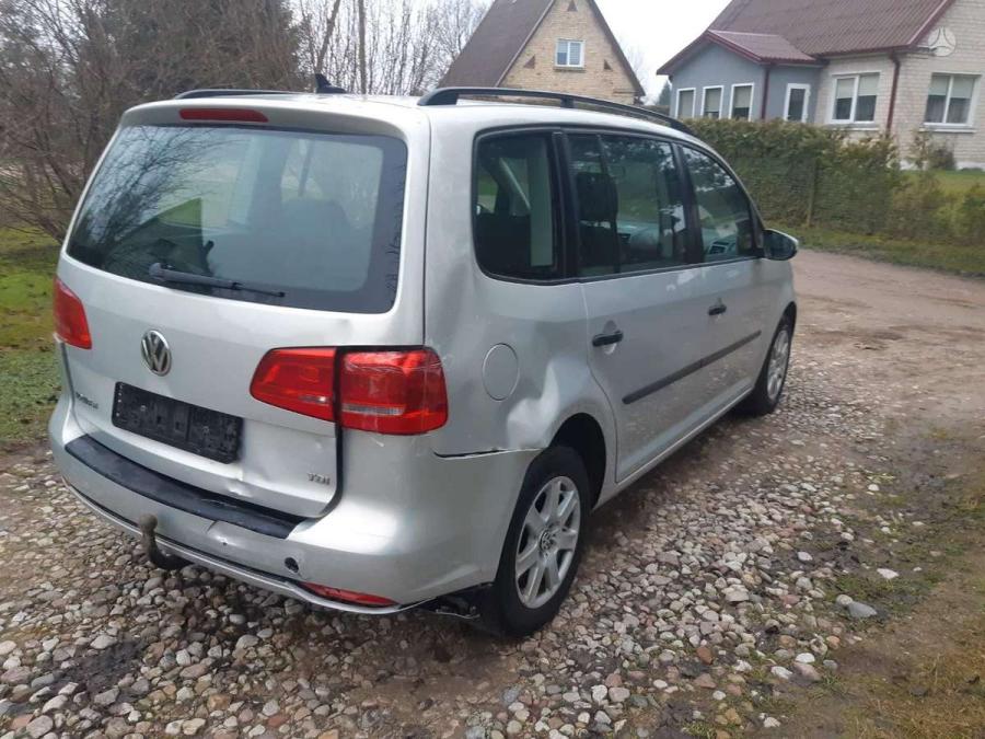 Brūns Volkswagen Touran 2011 Raseiniai, ar dzinēja tilpumu 1.60 L un nobraukumu 323 tūkst. km par 2650 €, foto 4 vietnē AUTOMOTO.COM.LV