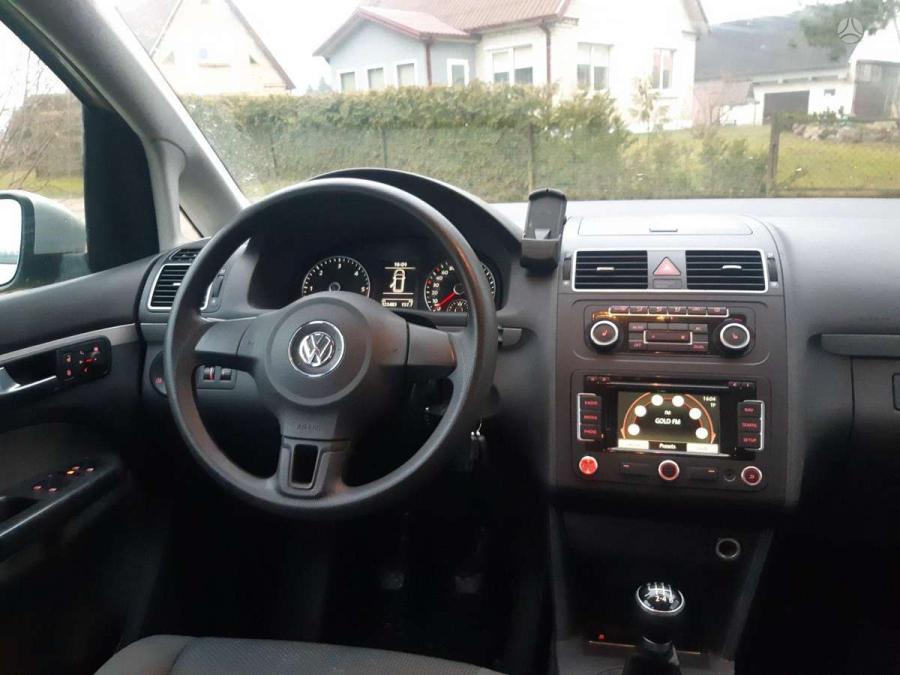 Brūns Volkswagen Touran 2011 Raseiniai, ar dzinēja tilpumu 1.60 L un nobraukumu 323 tūkst. km par 2650 €, foto 9 vietnē AUTOMOTO.COM.LV