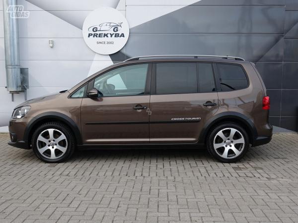 Brown Volkswagen Touran 2011 in Ramuciai, with an engine capacity of 1.40 L and mileage of 201 thousand km for 6550 €, photo 6 on AUTOMOTO.COM.LV