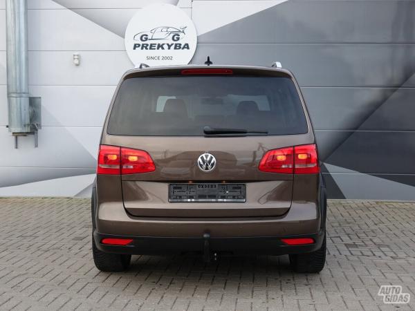 Brown Volkswagen Touran 2011 in Ramuciai, with an engine capacity of 1.40 L and mileage of 201 thousand km for 6550 €, photo 8 on AUTOMOTO.COM.LV