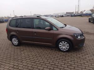 Brown Volkswagen Touran 2011 in Marijampole, with an engine capacity of 1.60 L and mileage of 300 thousand km for 4600 €, photo 2 on AUTOMOTO.COM.LV