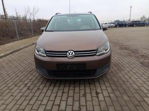 Brown Volkswagen Touran 2011 in Marijampole, with an engine capacity of 1.60 L and mileage of 300 thousand km for 4600 €, photo 8 on AUTOMOTO.COM.LV