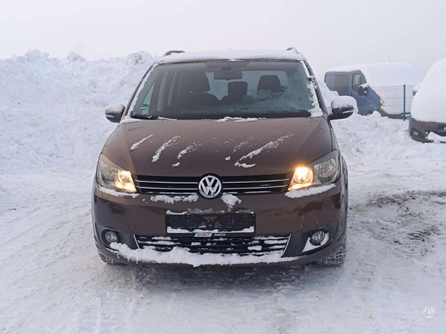 Brūns Volkswagen Touran 2011 Kretinga, ar dzinēja tilpumu 1.60 L un nobraukumu 245 tūkst. km par 6650 €, foto 2 vietnē AUTOMOTO.COM.LV
