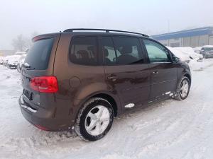 Brūns Volkswagen Touran 2011 Kretinga, ar dzinēja tilpumu 1.60 L un nobraukumu 245 tūkst. km par 6650 €, foto 5 vietnē AUTOMOTO.COM.LV