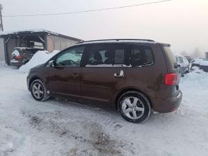 Brūns Volkswagen Touran 2011 Kretinga, ar dzinēja tilpumu 1.60 L un nobraukumu 245 tūkst. km par 6650 €, foto 8 vietnē AUTOMOTO.COM.LV