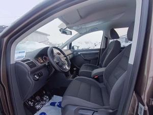 Brūns Volkswagen Touran 2011 Kretinga, ar dzinēja tilpumu 1.60 L un nobraukumu 245 tūkst. km par 6650 €, foto 9 vietnē AUTOMOTO.COM.LV