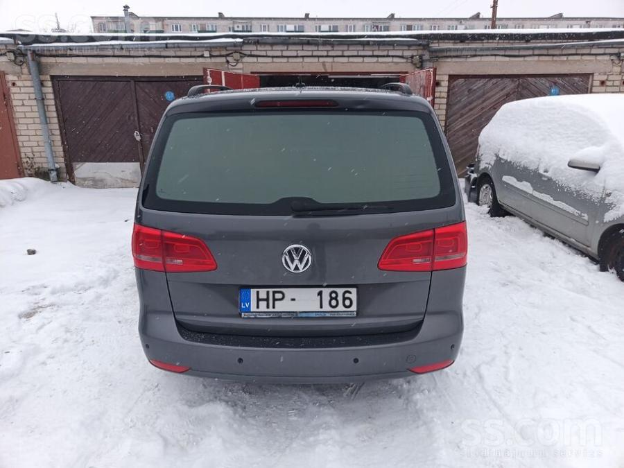 Brūns Volkswagen Touran 2011 Rīga, ar dzinēja tilpumu 1.60 L un nobraukumu 293 tūkst. km par 4900 €, foto 2 vietnē AUTOMOTO.COM.LV