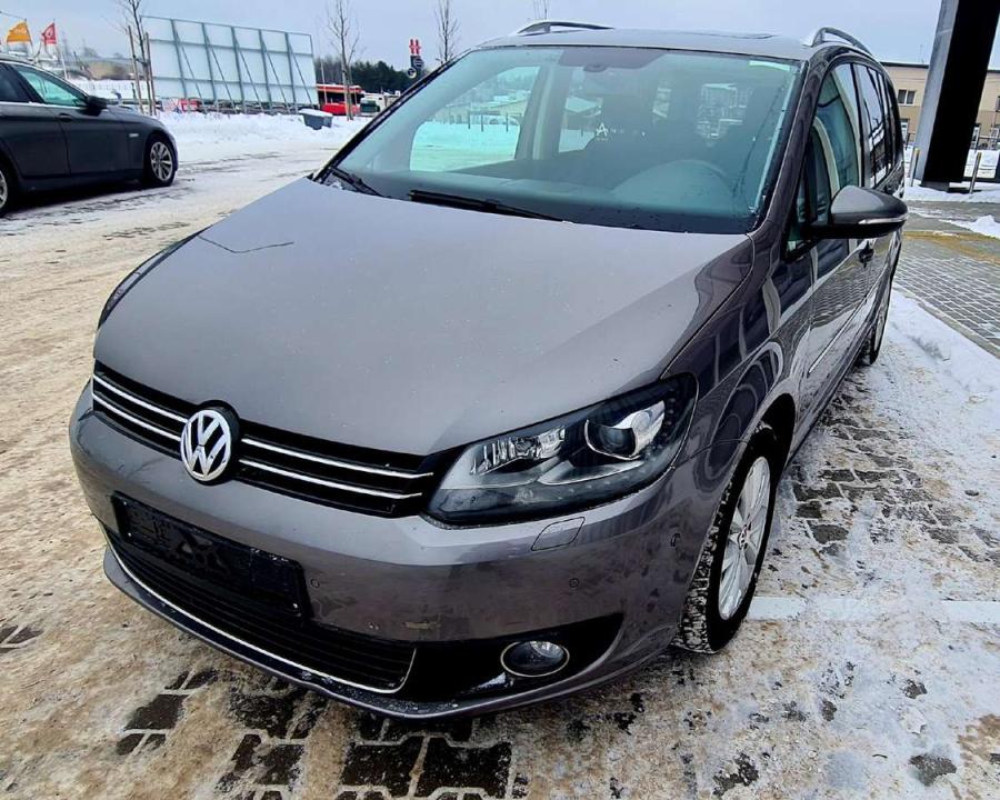 Brūns Volkswagen Touran 2011 Viļņa, ar dzinēja tilpumu 1.39 L un nobraukumu 236 tūkst. km par 6150 €, foto 7 vietnē AUTOMOTO.COM.LV