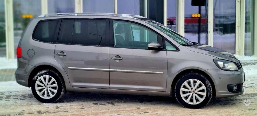 Brūns Volkswagen Touran 2011 Viļņa, ar dzinēja tilpumu 1.39 L un nobraukumu 236 tūkst. km par 6150 €, foto 9 vietnē AUTOMOTO.COM.LV