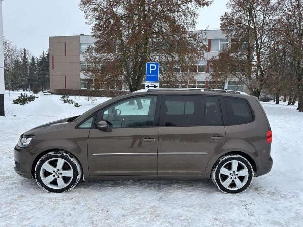 Brūns Volkswagen Touran 2011 Marijampole, ar dzinēja tilpumu 1.97 L un nobraukumu 237 tūkst. km par 5650 €, foto 7 vietnē AUTOMOTO.COM.LV