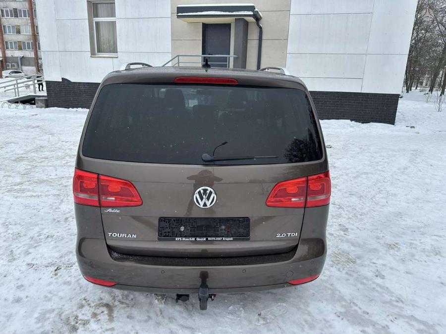 Brūns Volkswagen Touran 2011 Marijampole, ar dzinēja tilpumu 1.97 L un nobraukumu 237 tūkst. km par 5650 €, foto 9 vietnē AUTOMOTO.COM.LV