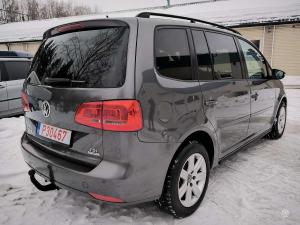 Brūns Volkswagen Touran 2011 Trakai, ar dzinēja tilpumu 1.60 L un nobraukumu 313 tūkst. km par 4590 €, foto 8 vietnē AUTOMOTO.COM.LV