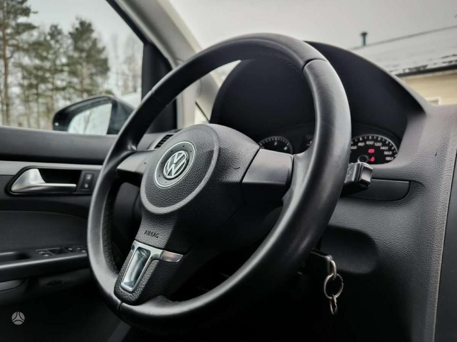 Brūns Volkswagen Touran 2011 Trakai, ar dzinēja tilpumu 1.60 L un nobraukumu 313 tūkst. km par 4590 €, foto 23 vietnē AUTOMOTO.COM.LV