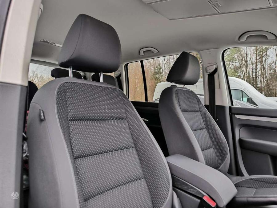 Brūns Volkswagen Touran 2011 Trakai, ar dzinēja tilpumu 1.60 L un nobraukumu 313 tūkst. km par 4590 €, foto 24 vietnē AUTOMOTO.COM.LV