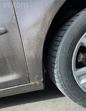 Brūns Volkswagen Touran 2011 Daugavpils, ar dzinēja tilpumu 1.60 L un nobraukumu 305 tūkst. km par 3500 €, foto 6 vietnē AUTOMOTO.COM.LV