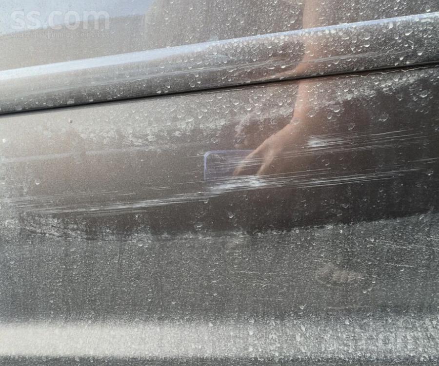 Brūns Volkswagen Touran 2011 Daugavpils, ar dzinēja tilpumu 1.60 L un nobraukumu 305 tūkst. km par 3500 €, foto 8 vietnē AUTOMOTO.COM.LV