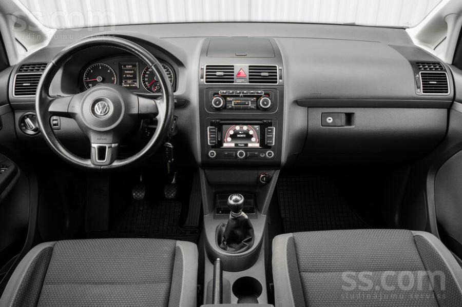 Brūns Volkswagen Touran 2011 Ogre, ar dzinēja tilpumu 1.60 L un nobraukumu 279 tūkst. km par 6700 €, foto 10 vietnē AUTOMOTO.COM.LV