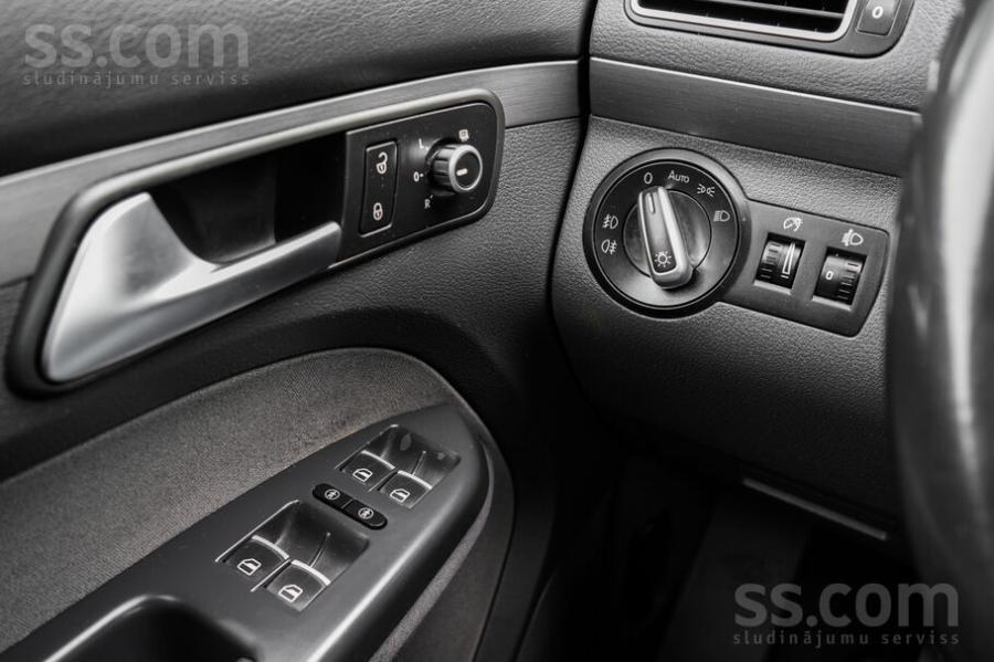 Brūns Volkswagen Touran 2011 Ogre, ar dzinēja tilpumu 1.60 L un nobraukumu 279 tūkst. km par 6700 €, foto 14 vietnē AUTOMOTO.COM.LV
