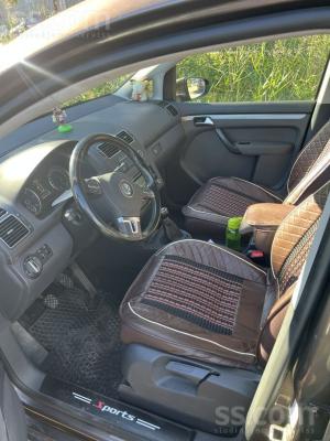 Brown Volkswagen Touran 2011 in Jekabpils, with an engine capacity of 1.60 L and mileage of 262 thousand km for 4500 €, photo 8 on AUTOMOTO.COM.LV