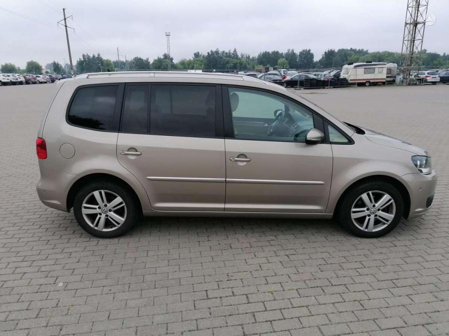 Brūns Volkswagen Touran 2011 Marijampole, ar dzinēja tilpumu 1.40 L un nobraukumu 215 tūkst. km par 3950 €, foto 5 vietnē AUTOMOTO.COM.LV