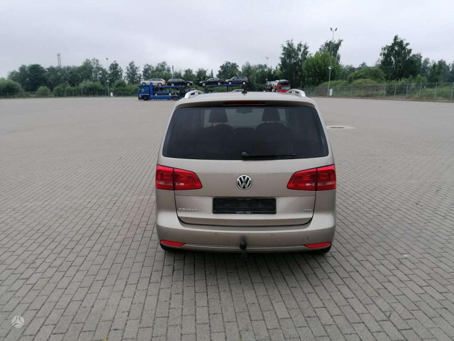 Brūns Volkswagen Touran 2011 Marijampole, ar dzinēja tilpumu 1.40 L un nobraukumu 215 tūkst. km par 3950 €, foto 7 vietnē AUTOMOTO.COM.LV