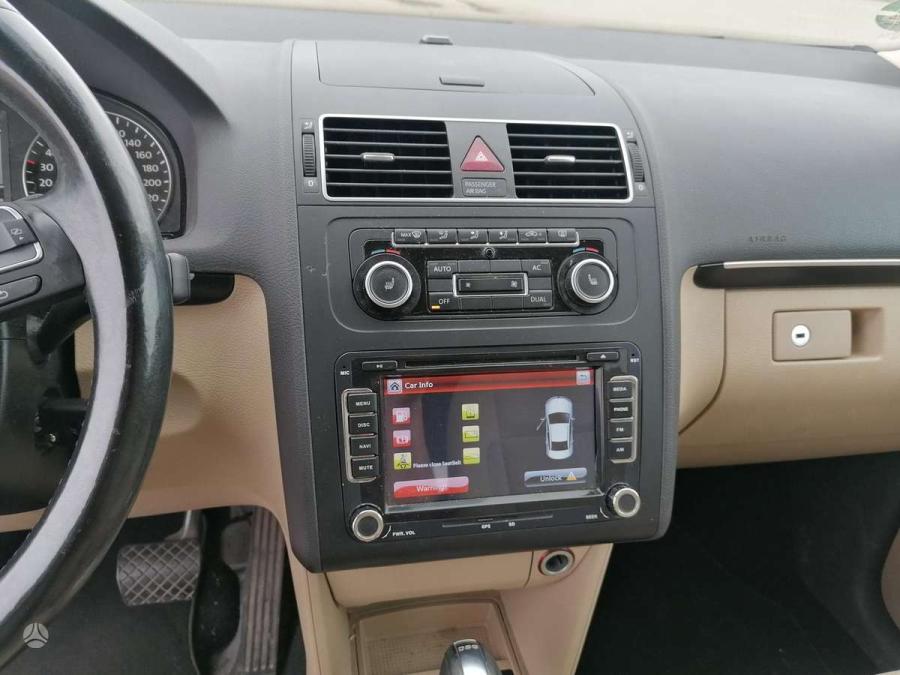 Brūns Volkswagen Touran 2011 Marijampole, ar dzinēja tilpumu 1.40 L un nobraukumu 215 tūkst. km par 3950 €, foto 13 vietnē AUTOMOTO.COM.LV