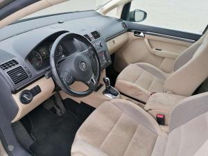 Brūns Volkswagen Touran 2011 Marijampole, ar dzinēja tilpumu 1.40 L un nobraukumu 215 tūkst. km par 3950 €, foto 14 vietnē AUTOMOTO.COM.LV