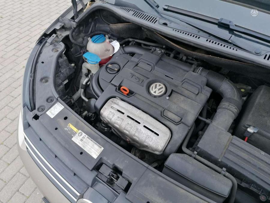 Brūns Volkswagen Touran 2011 Marijampole, ar dzinēja tilpumu 1.40 L un nobraukumu 215 tūkst. km par 3950 €, foto 16 vietnē AUTOMOTO.COM.LV