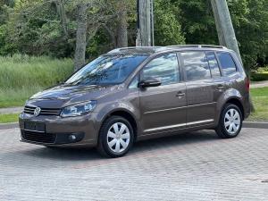 Brūns Volkswagen Touran 2011 Cēsis, ar dzinēja tilpumu 1.40 L un nobraukumu 223 tūkst. km par 6500 €, foto 3 vietnē AUTOMOTO.COM.LV