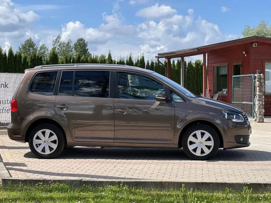 Brūns Volkswagen Touran 2011 Cēsis, ar dzinēja tilpumu 1.40 L un nobraukumu 223 tūkst. km par 6500 €, foto 8 vietnē AUTOMOTO.COM.LV