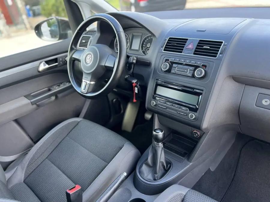 Brūns Volkswagen Touran 2011 Cēsis, ar dzinēja tilpumu 1.40 L un nobraukumu 223 tūkst. km par 6500 €, foto 11 vietnē AUTOMOTO.COM.LV