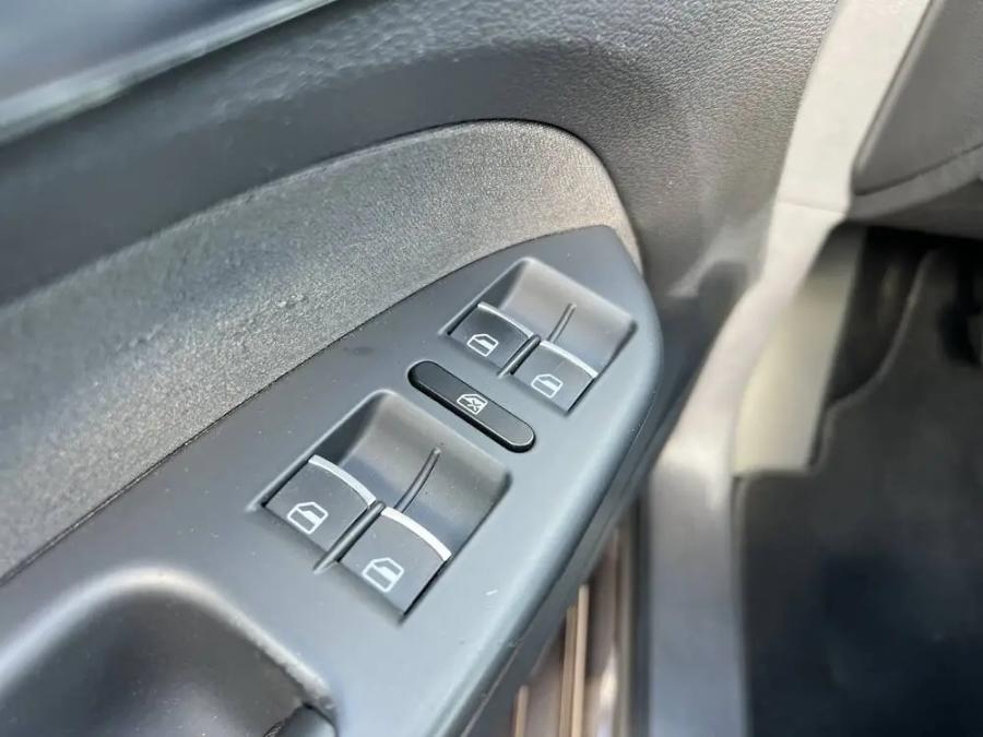 Brūns Volkswagen Touran 2011 Cēsis, ar dzinēja tilpumu 1.40 L un nobraukumu 223 tūkst. km par 6500 €, foto 15 vietnē AUTOMOTO.COM.LV