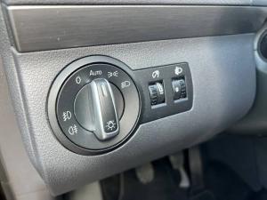 Brūns Volkswagen Touran 2011 Cēsis, ar dzinēja tilpumu 1.40 L un nobraukumu 223 tūkst. km par 6500 €, foto 16 vietnē AUTOMOTO.COM.LV