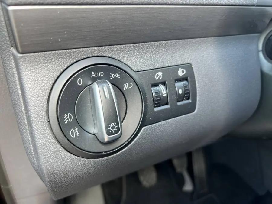 Brūns Volkswagen Touran 2011 Cēsis, ar dzinēja tilpumu 1.40 L un nobraukumu 223 tūkst. km par 6500 €, foto 16 vietnē AUTOMOTO.COM.LV