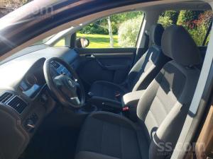 Brūns Volkswagen Touran 2011 Cēsis, ar dzinēja tilpumu 1.60 L un nobraukumu 230 tūkst. km par 6950 €, foto 7 vietnē AUTOMOTO.COM.LV