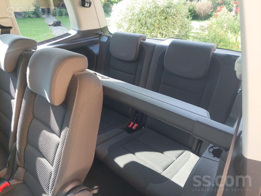 Brūns Volkswagen Touran 2011 Cēsis, ar dzinēja tilpumu 1.60 L un nobraukumu 230 tūkst. km par 6950 €, foto 9 vietnē AUTOMOTO.COM.LV