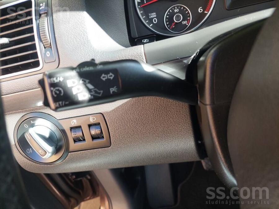 Brūns Volkswagen Touran 2011 Cēsis, ar dzinēja tilpumu 1.60 L un nobraukumu 230 tūkst. km par 6950 €, foto 11 vietnē AUTOMOTO.COM.LV