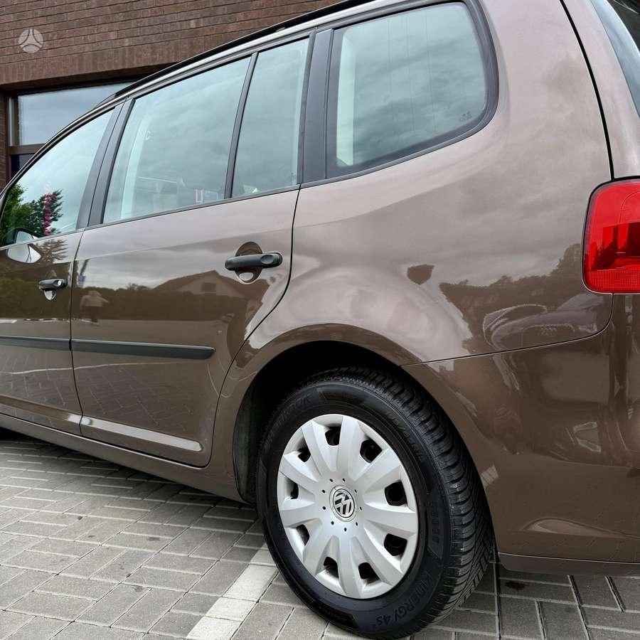 Brūns Volkswagen Touran 2011 Kaišiadorys, ar dzinēja tilpumu 1.60 L un nobraukumu 264 tūkst. km par 5450 €, foto 20 vietnē AUTOMOTO.COM.LV