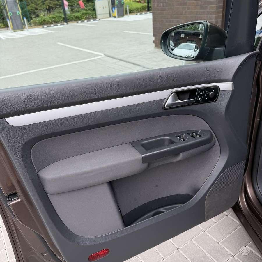 Brūns Volkswagen Touran 2011 Kaišiadorys, ar dzinēja tilpumu 1.60 L un nobraukumu 264 tūkst. km par 5450 €, foto 28 vietnē AUTOMOTO.COM.LV