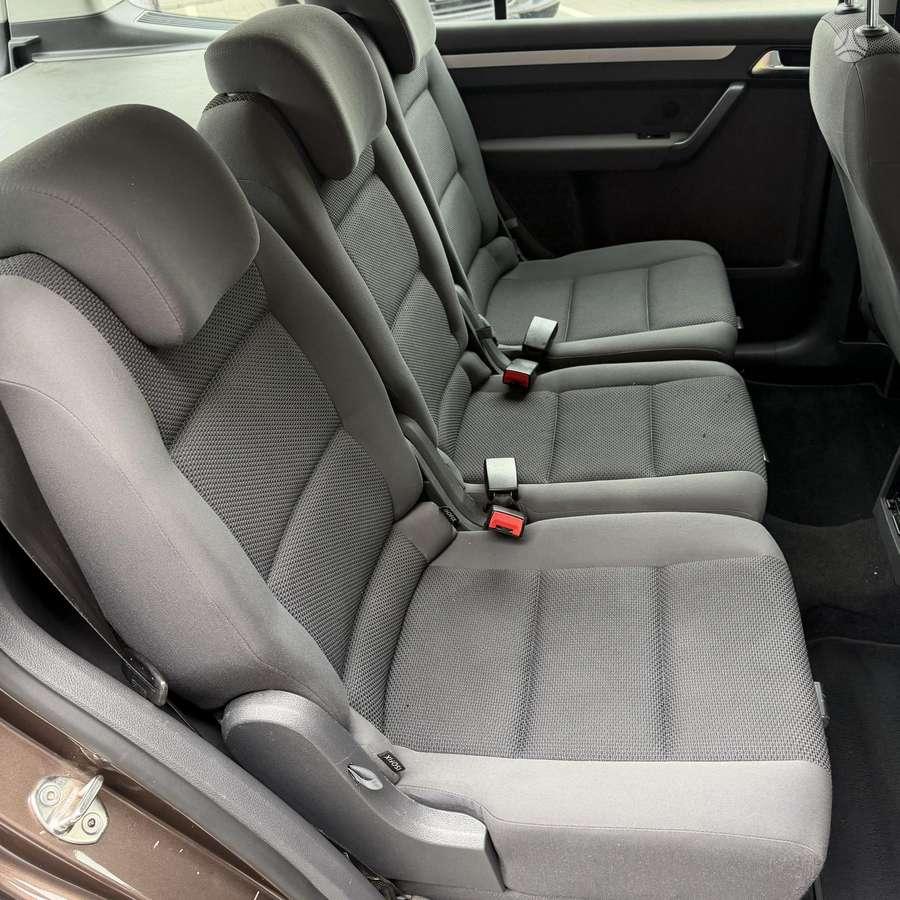 Brūns Volkswagen Touran 2011 Kaišiadorys, ar dzinēja tilpumu 1.60 L un nobraukumu 264 tūkst. km par 5450 €, foto 29 vietnē AUTOMOTO.COM.LV