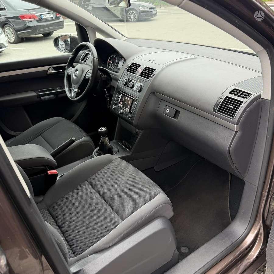 Brūns Volkswagen Touran 2011 Kaišiadorys, ar dzinēja tilpumu 1.60 L un nobraukumu 264 tūkst. km par 5450 €, foto 30 vietnē AUTOMOTO.COM.LV